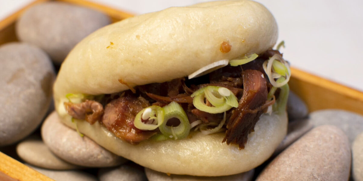 Pan Bao relleno de pato confitado | Recetas Granja Luisiana